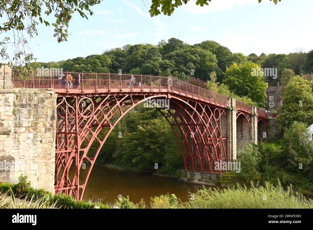 The world's first iron bridge at Ironbridge, Coalbrookdale Shropshire ...