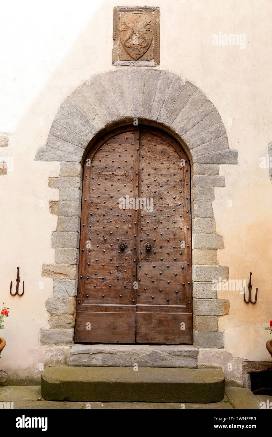 medieval style door in Tuscany, Italy Stock Photo - Alamy