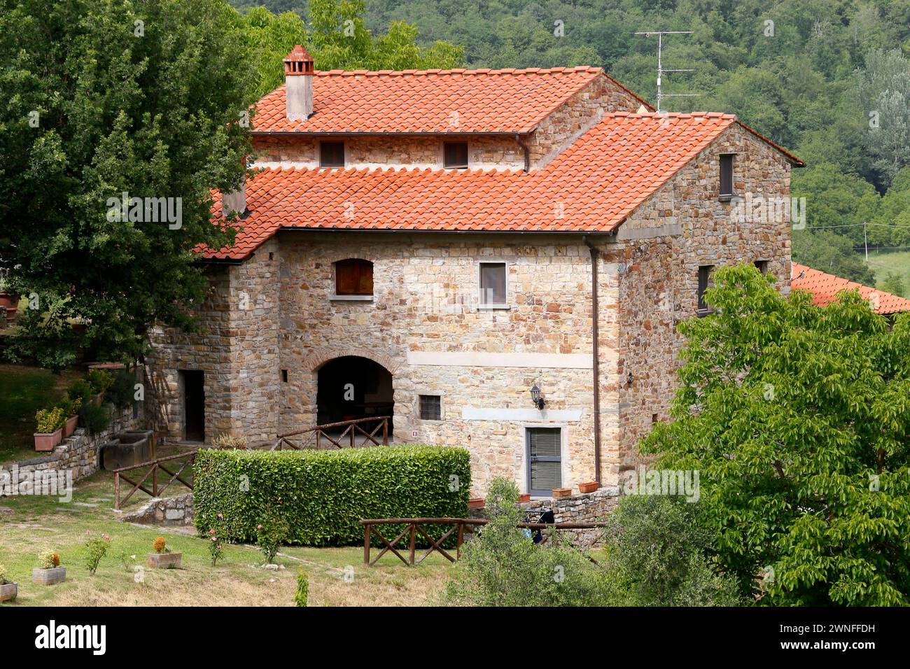 Tuscany toscana farmhouse scenery hi-res stock photography and images ...