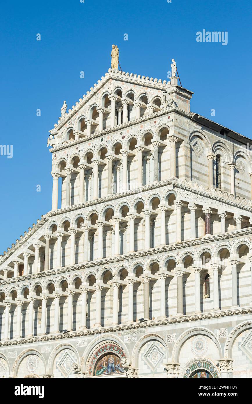 Carrara marble columns hi-res stock photography and images - Alamy
