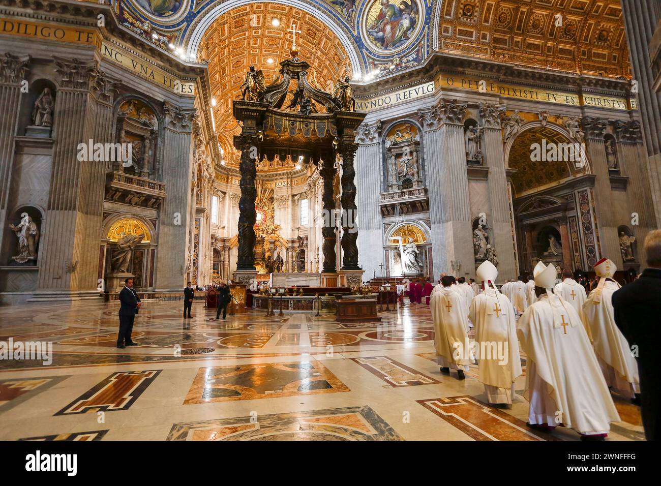 Plaza de san pedro vaticano hi-res stock photography and images - Alamy