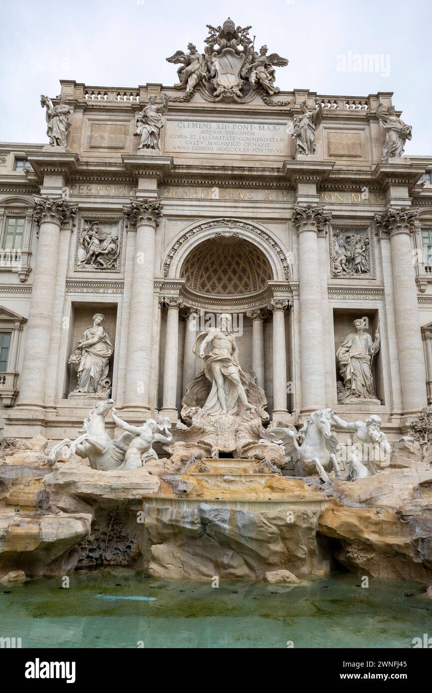 Fontana di Trevi, Trevi Fountain in Rome. The Trevi Fountain is the ...