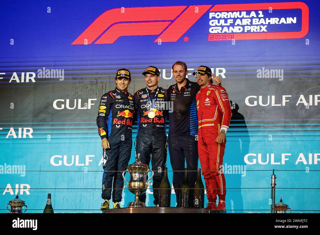 VERSTAPPEN Max (ned), Red Bull Racing RB20, portrait PEREZ Sergio (mex ...