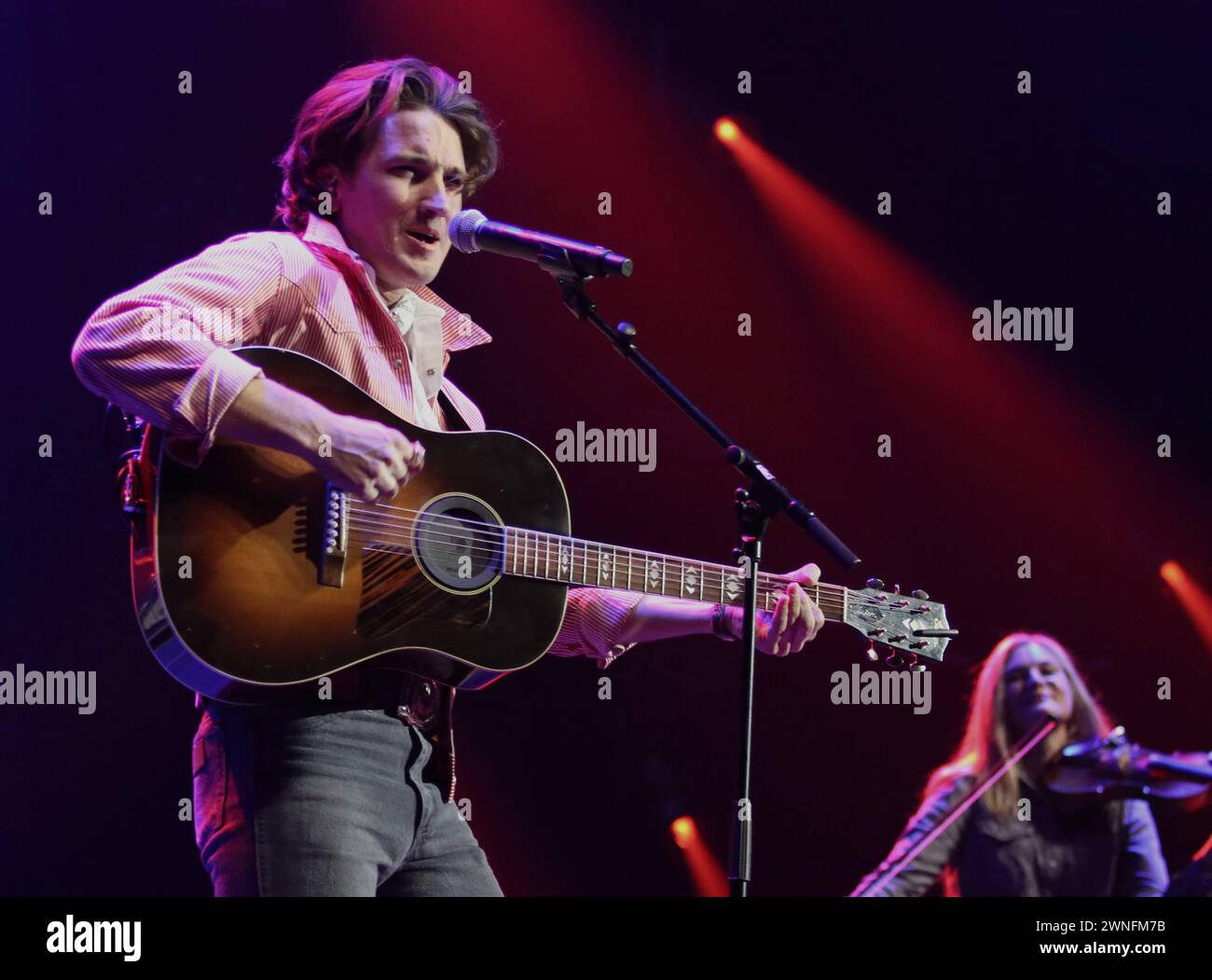 Countrysänger Drake Milligan beim C2C 2024 in Berlin Auftritt beim ...