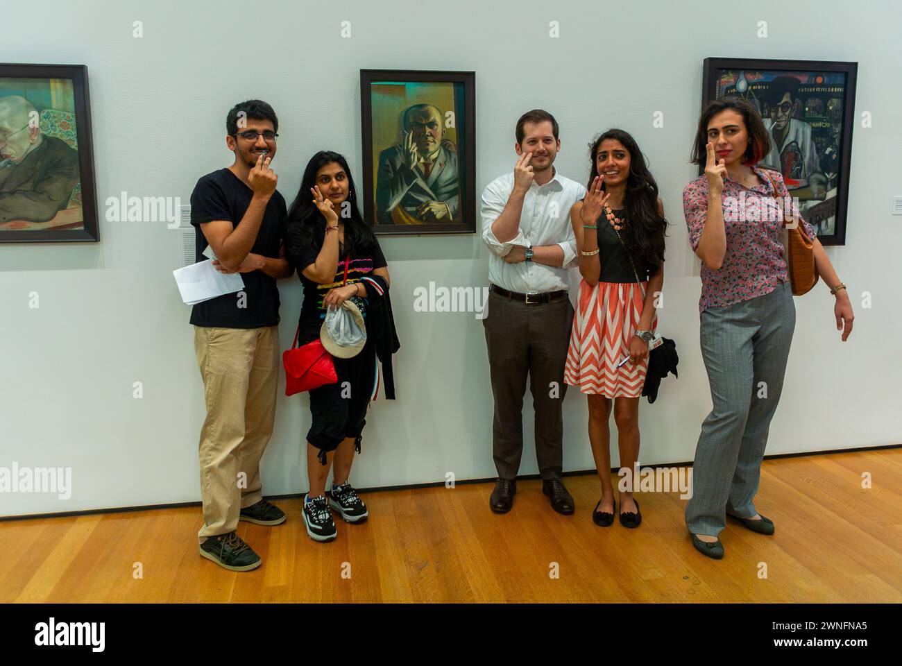 New York City, NY, Medium Crowd of People, Tourists, Gesturing with ...