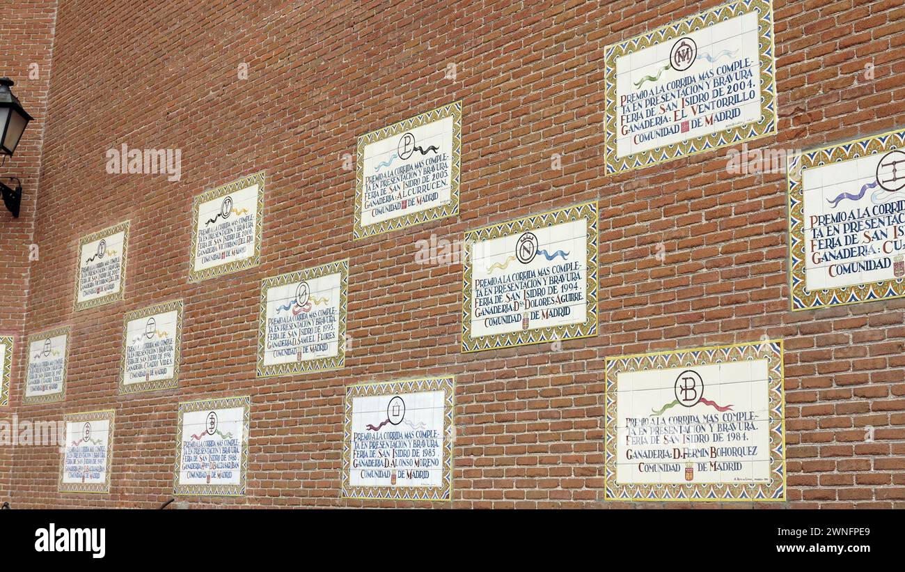Madrid, Spain - nov 02, 2002 - tribute wall in plaza de toros de las Ventas Stock Photo - Alamy