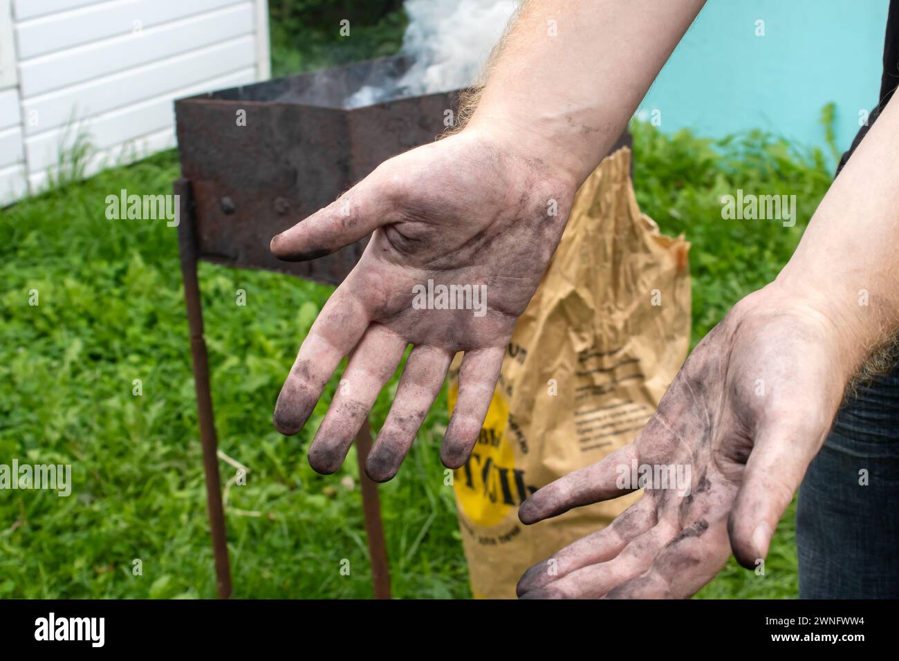 Hands hand old young wrist hi-res stock photography and images - Alamy