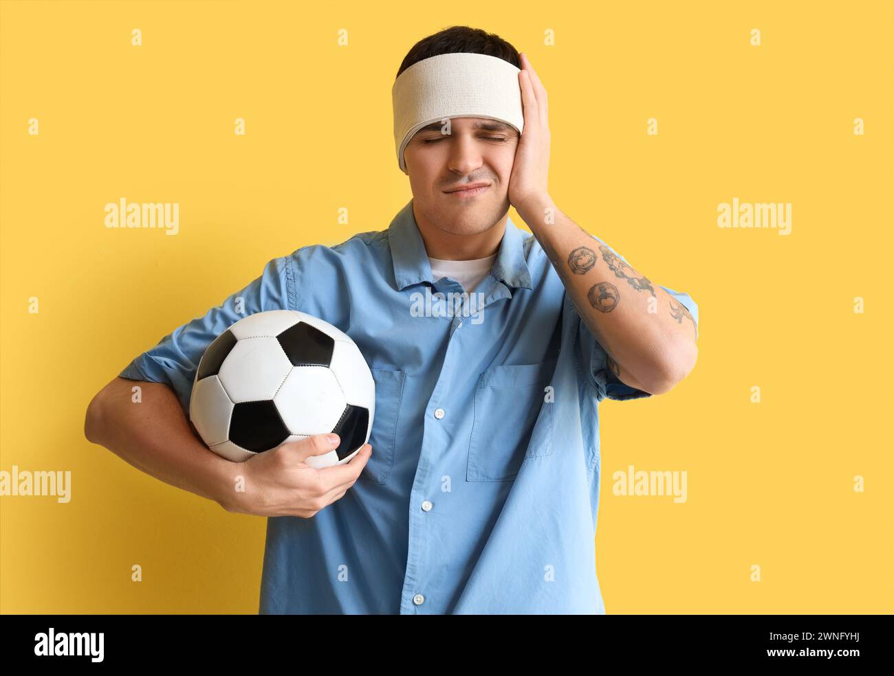 Football player concussion hi-res stock photography and images - Alamy