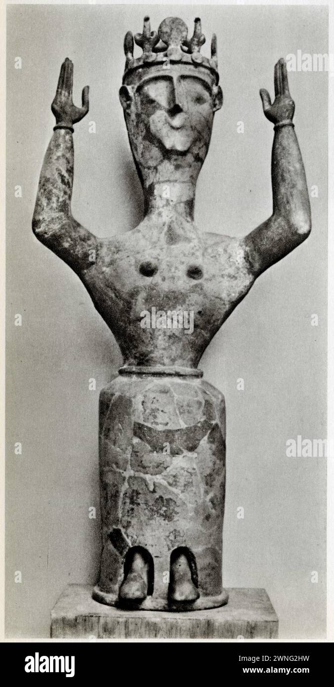 Museum of Heraklion, Cretan idol, National Museum of Athens Stock Photo ...