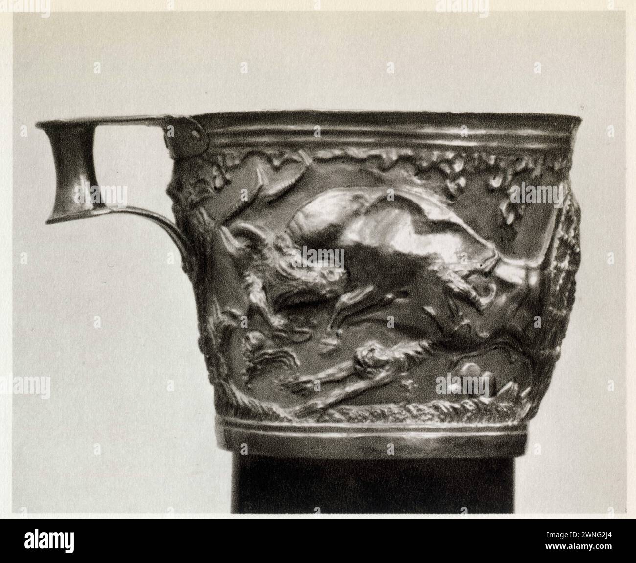 National Museum of Athens. Vaphio goblet-hunting for wild bulls Stock ...