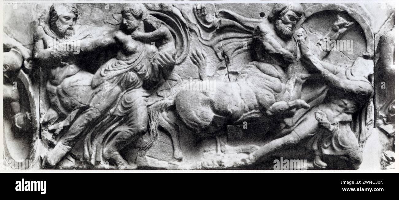Battle of the Centaurs and Lapithae Stock Photo - Alamy