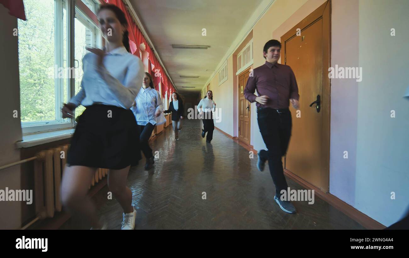 Boy running last in a race hi-res stock photography and images - Alamy