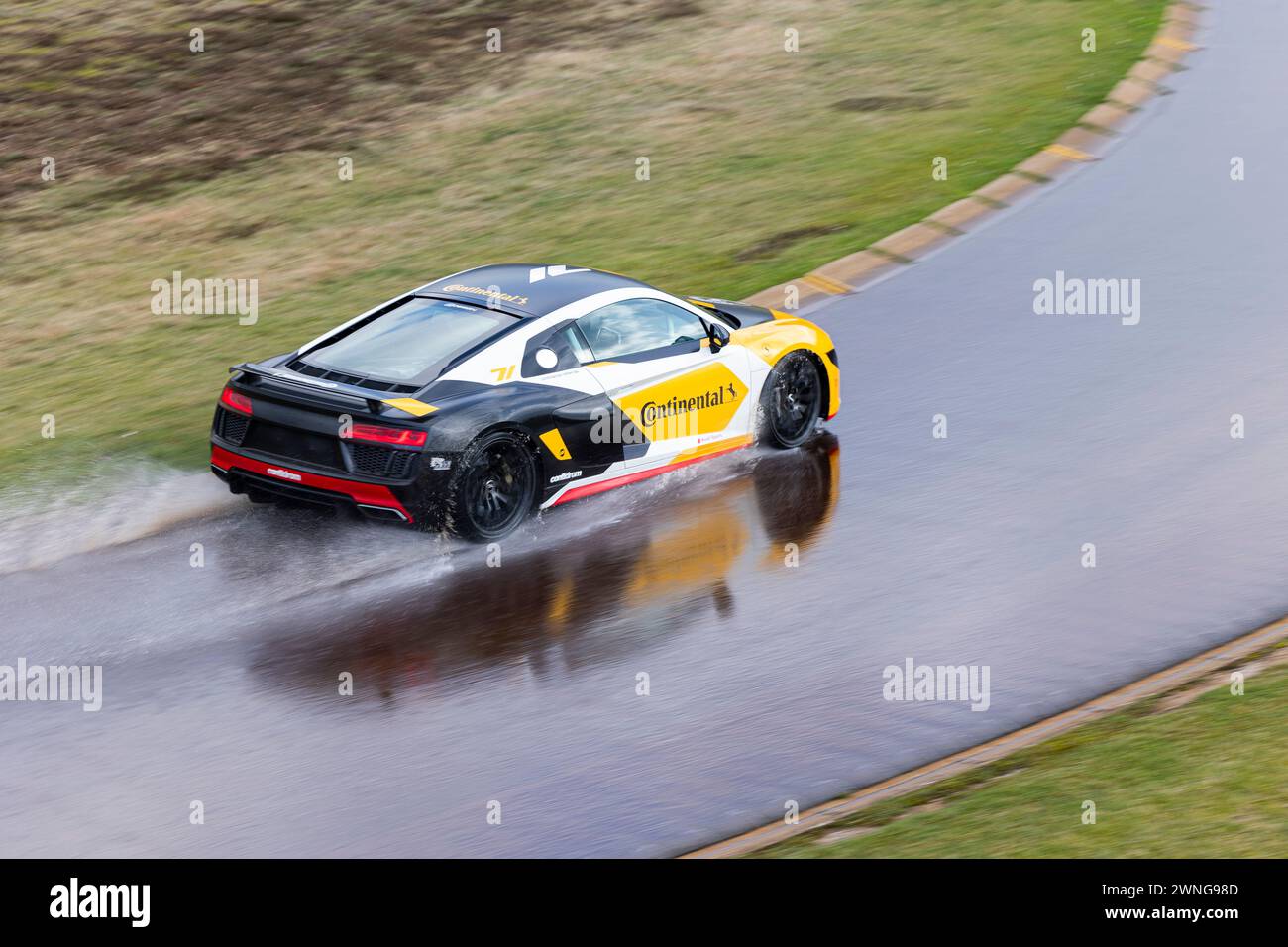 Vehicle driving stability hi-res stock photography and images - Alamy