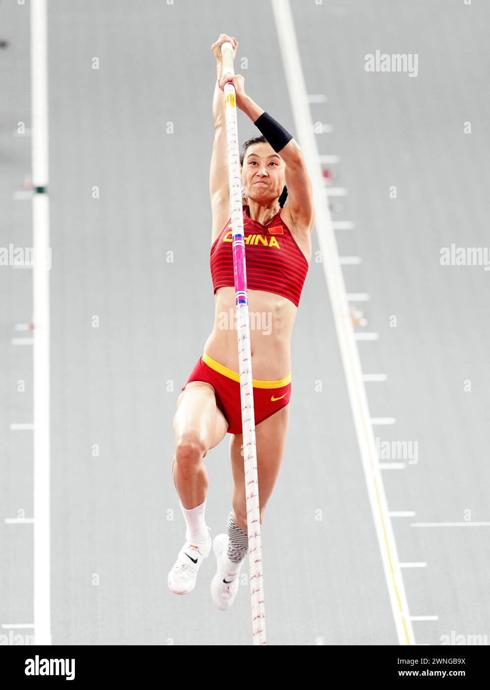Ling li pole vault hi-res stock photography and images - Alamy