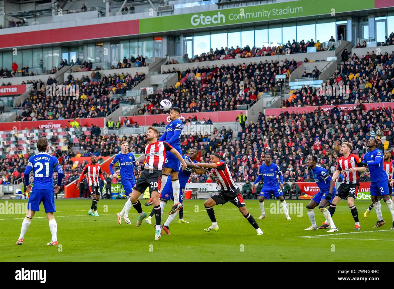 Levi Colwill of Chelsea FC rises for the crossed ball during the ...