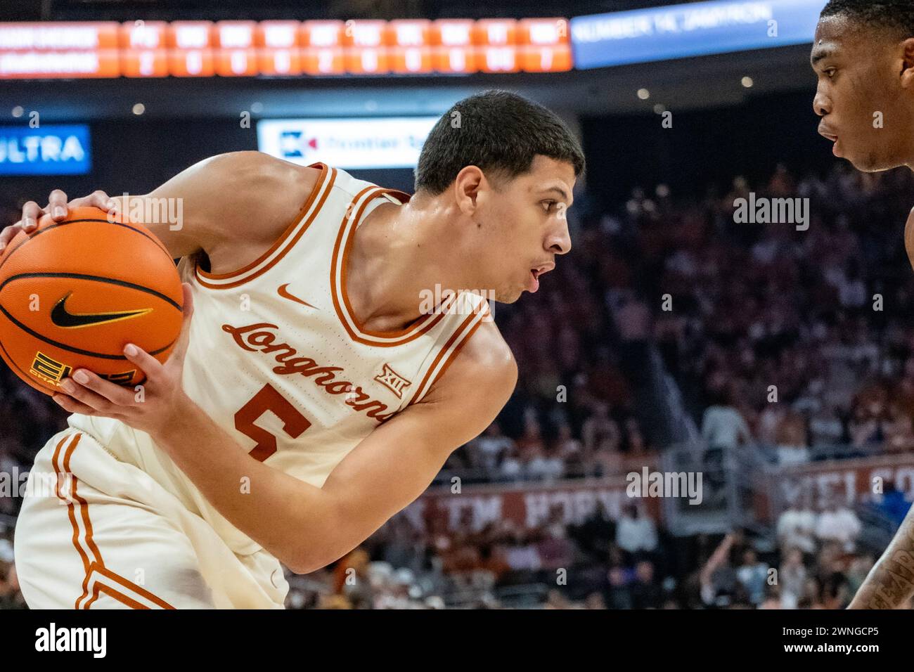Texas, USA. 2nd Mar, 2024. Kadin Shedrick #5 of the Texas Longhorns in ...