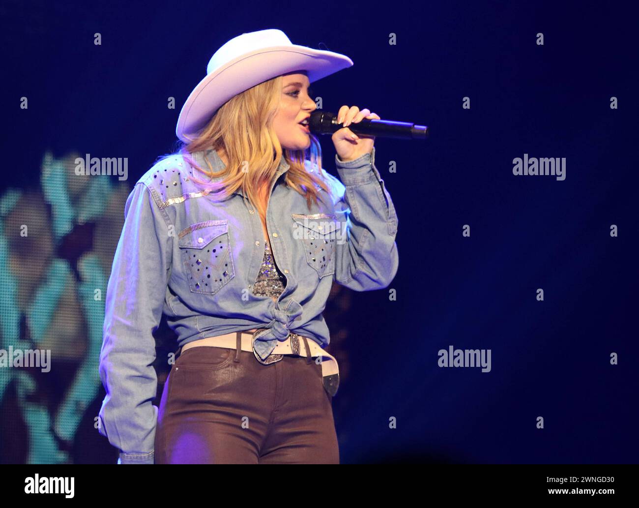 Countrysängerin Lauren Alaina beim C2C 2024 in Berlin Auftritt beim ...