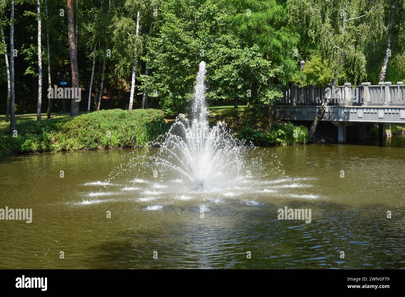 Splashing Water Fountain Close Up Abstract Stock Photo - Alamy