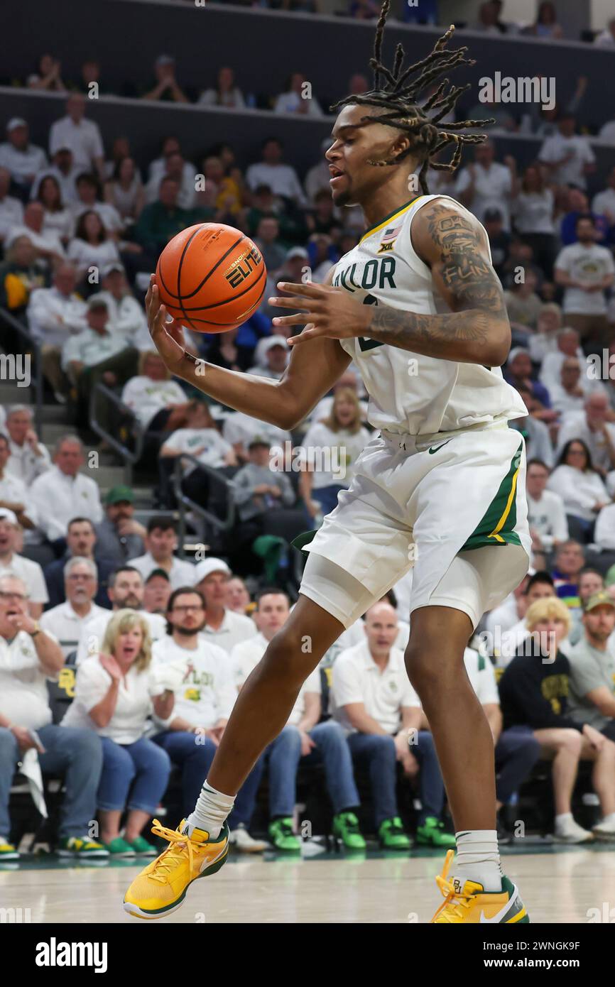 WACO, TX - MARCH 02: Baylor Bears guard Jayden Nunn (2) pulls down a ...