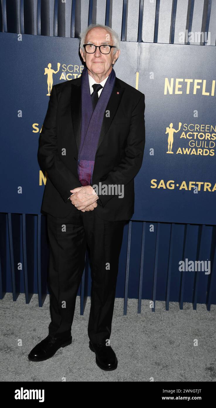 LOS ANGELES, CALIFORNIA - FEBRUARY 24: Jonathan Pryce attends the 30th ...