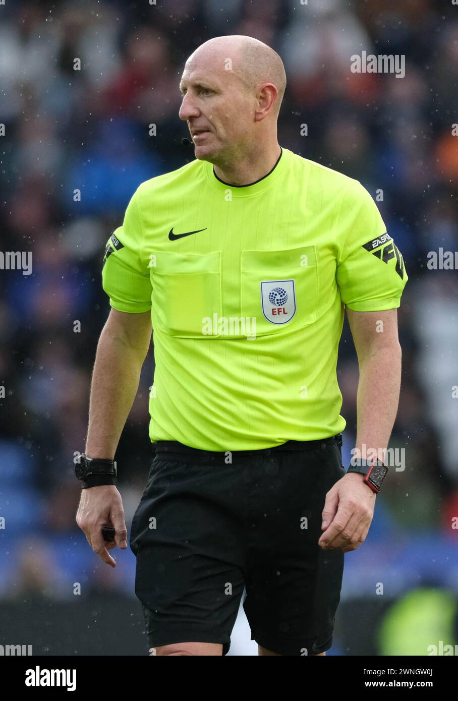 Referee andy davies hi-res stock photography and images - Alamy