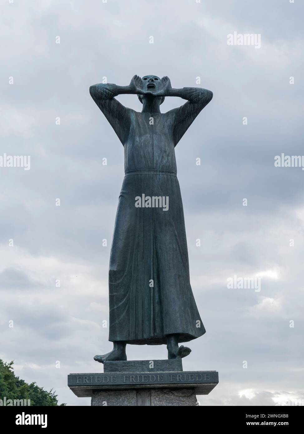 Tiergarten berlin sculpture hi-res stock photography and images - Alamy