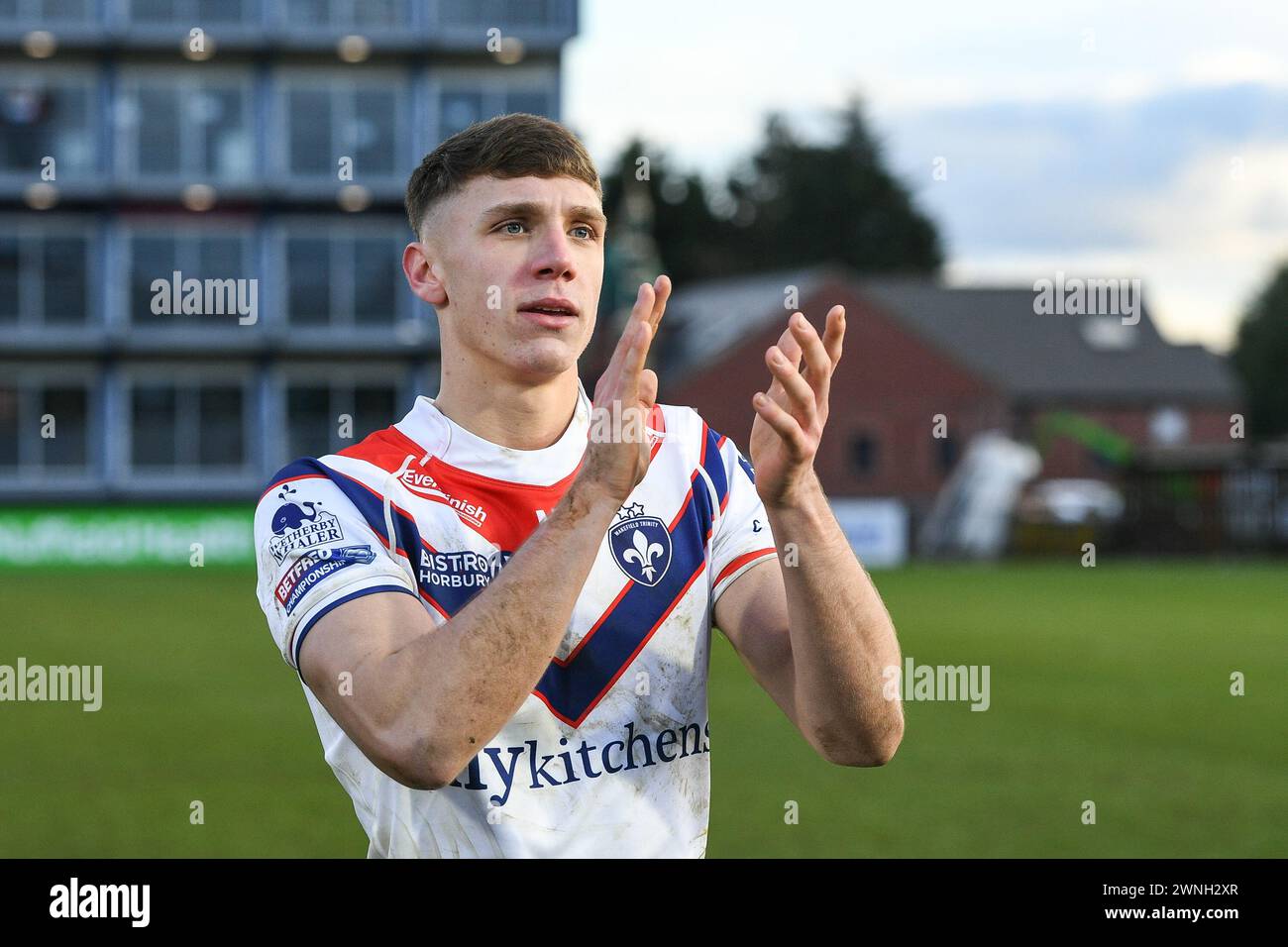 Tighting hi-res stock photography and images - Alamy