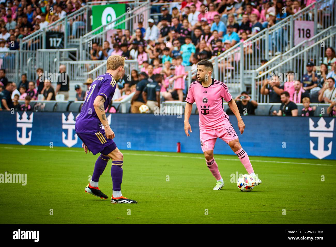 18 jordi alba hi-res stock photography and images - Alamy