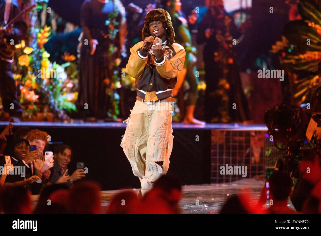 Rema performing on stage hi-res stock photography and images - Alamy