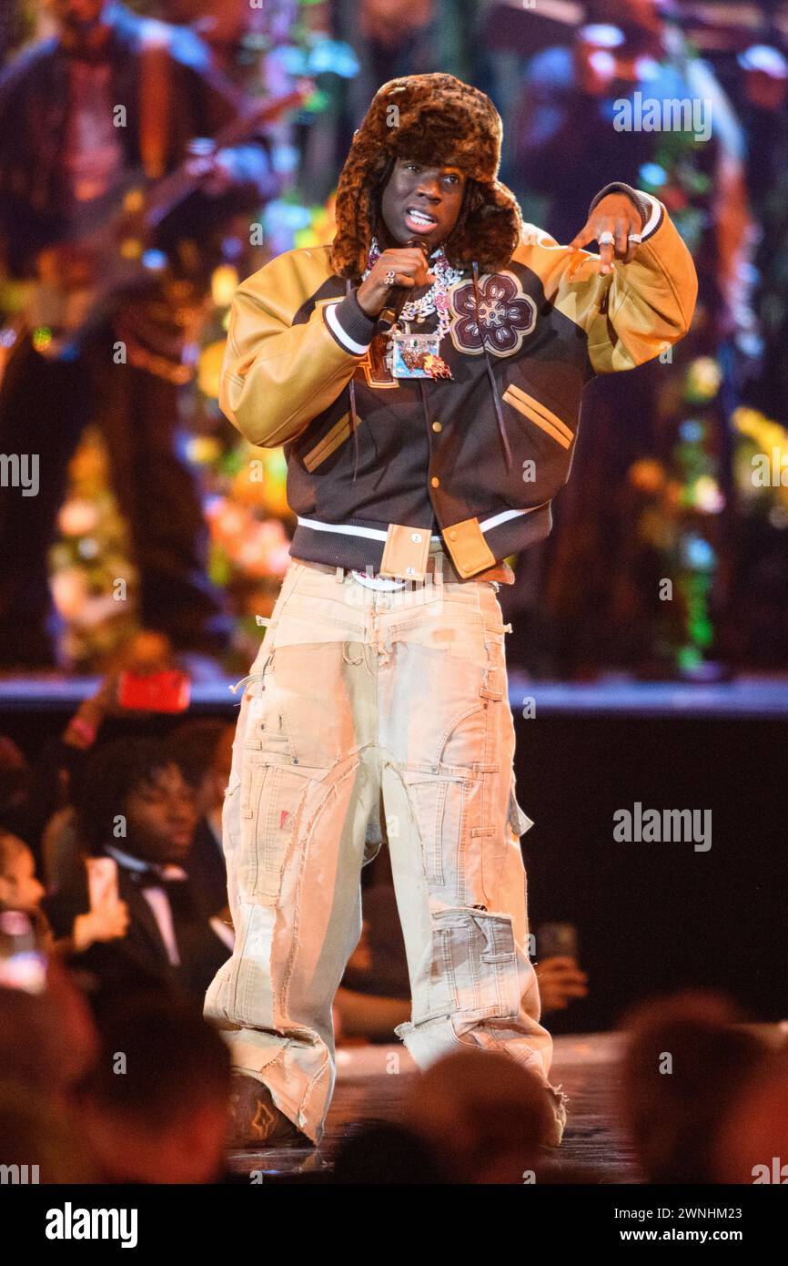 Rema performing on stage hi-res stock photography and images - Alamy