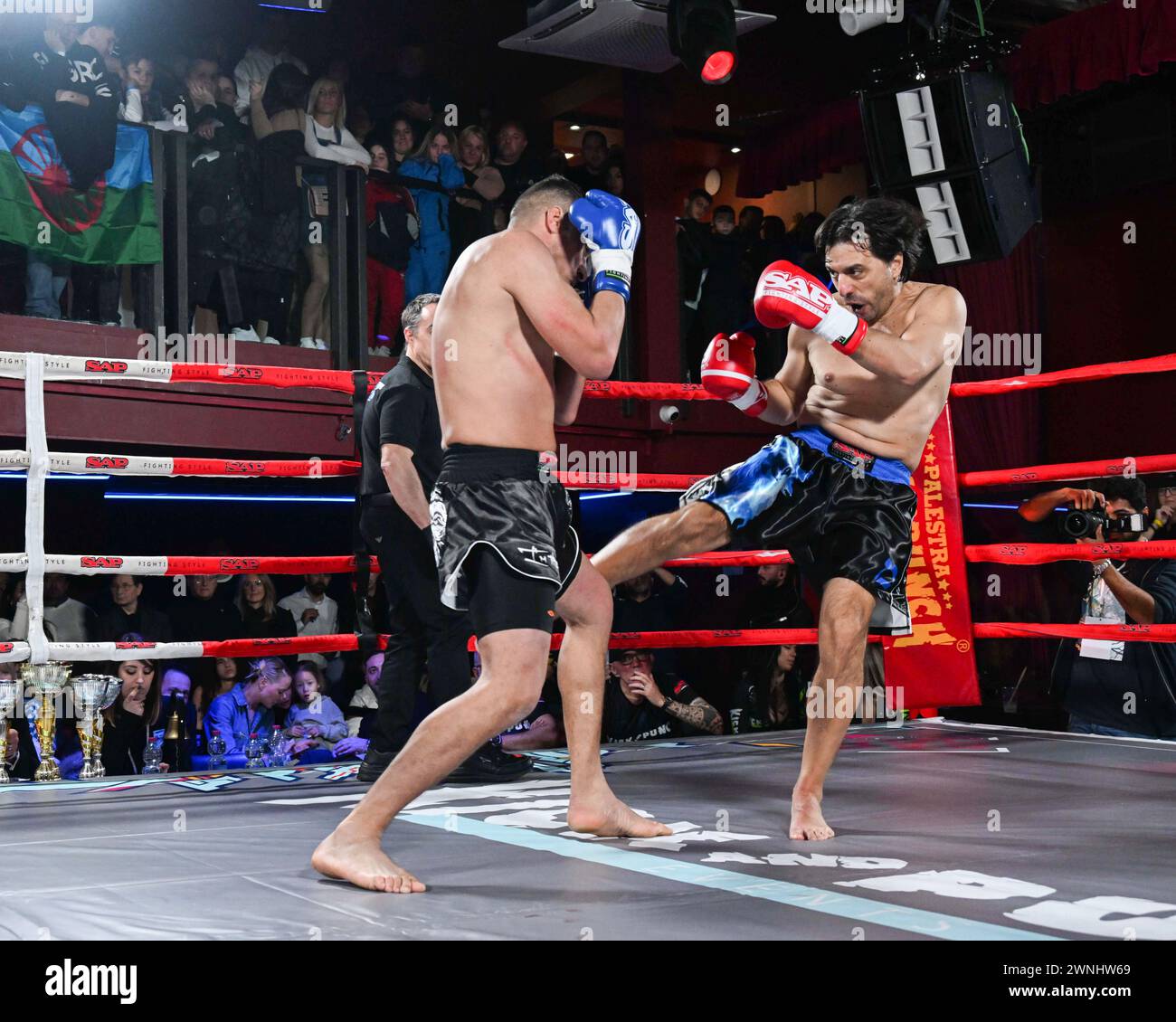 Sap fighting style hi-res stock photography and images - Alamy