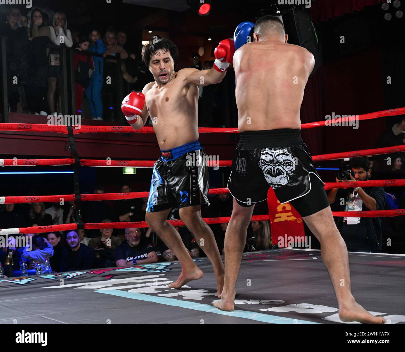 Sap fighting style hi-res stock photography and images - Alamy