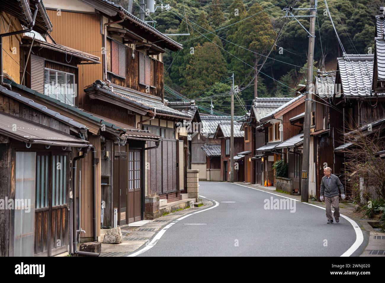 Traditional wooden fishermen Funaya boathouses in Ine north Kyoto ...