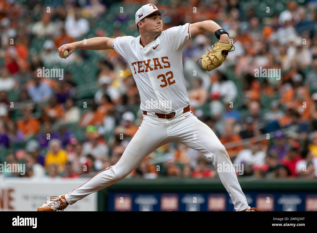 Houston, Texas, USA. 2nd Mar, 2024. Texas starting pitcher CHARLIE HURLEY (32) throws a pitch ...