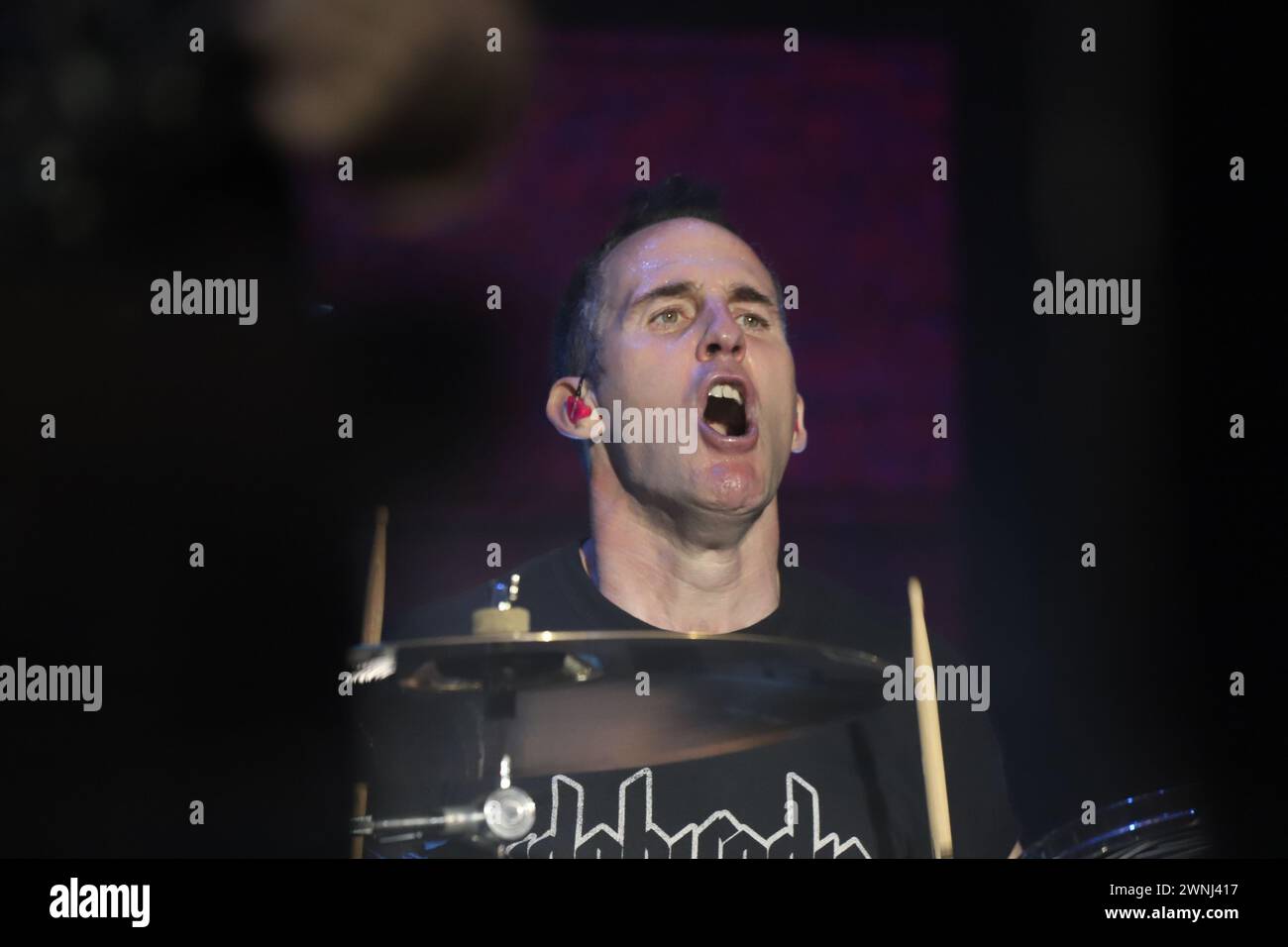 Rock band simple plan hi-res stock photography and images - Alamy