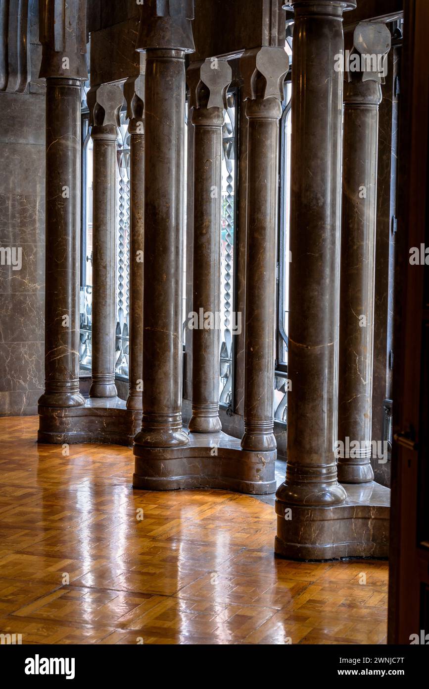 Palais gaudi hi-res stock photography and images - Alamy