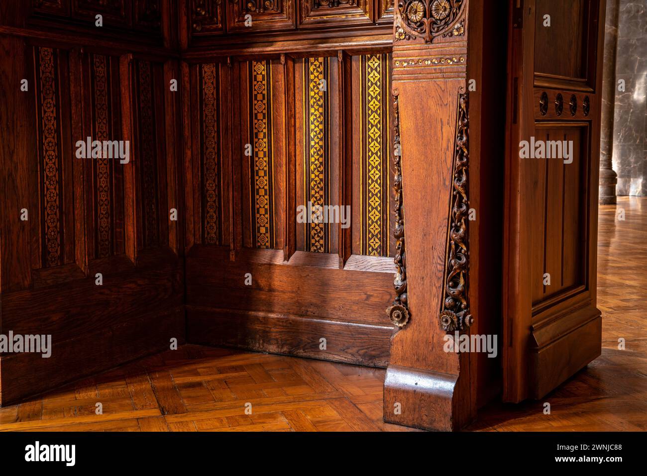 Edificio in legno interno hi-res stock photography and images - Alamy