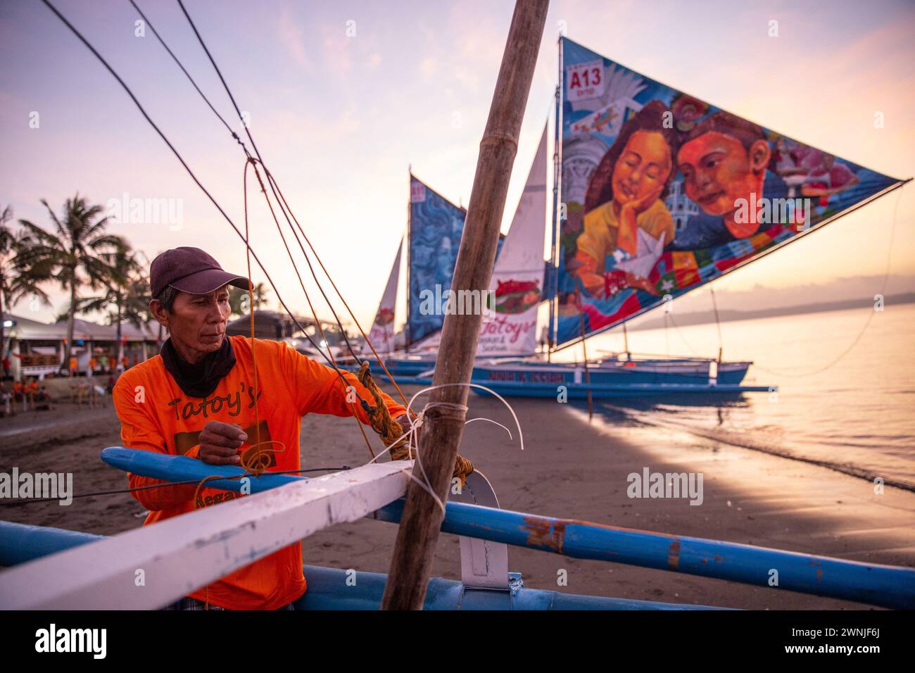 Paraw regatta festival hi-res stock photography and images - Alamy