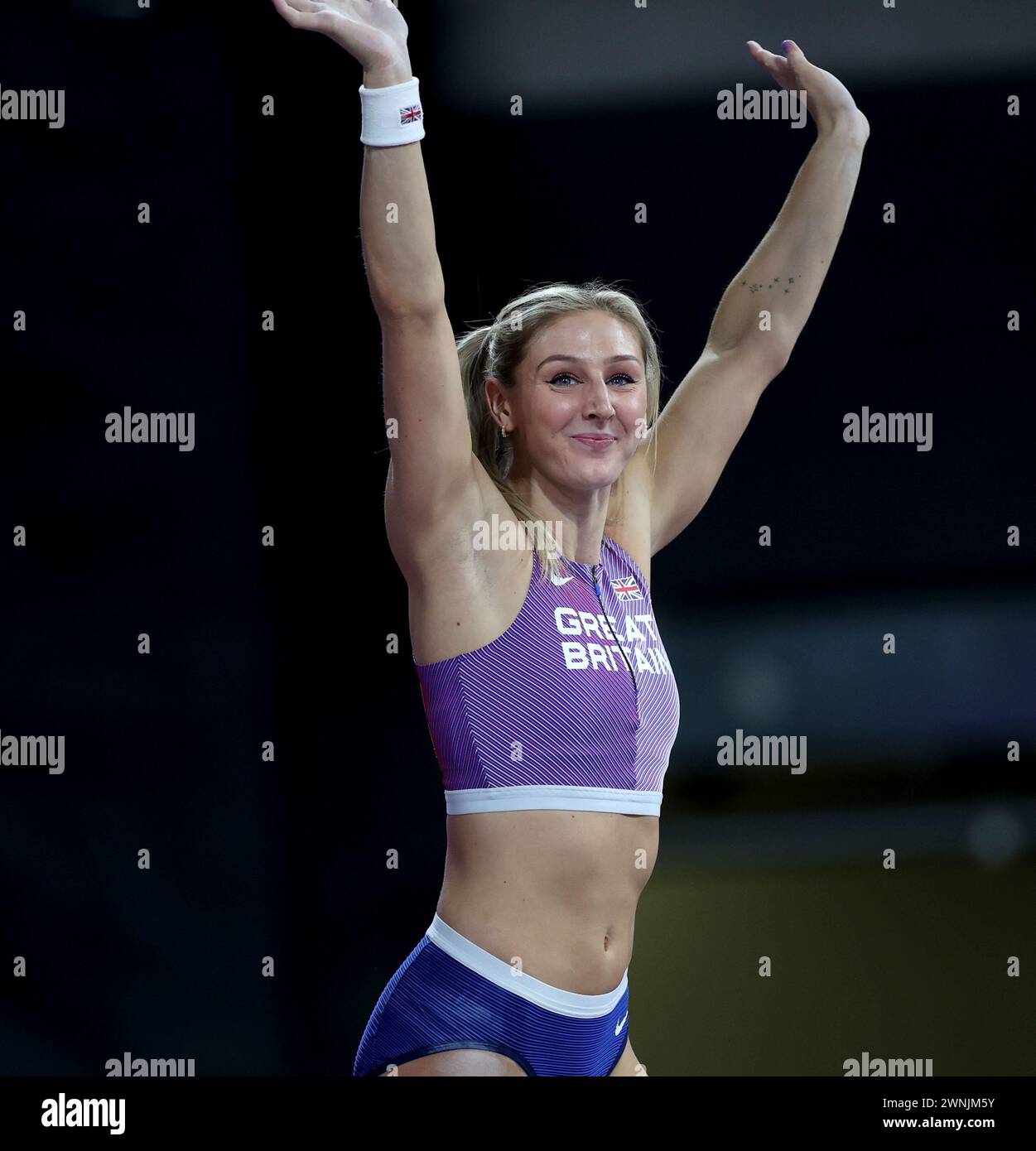 Molly caudery pole vault hi-res stock photography and images - Alamy
