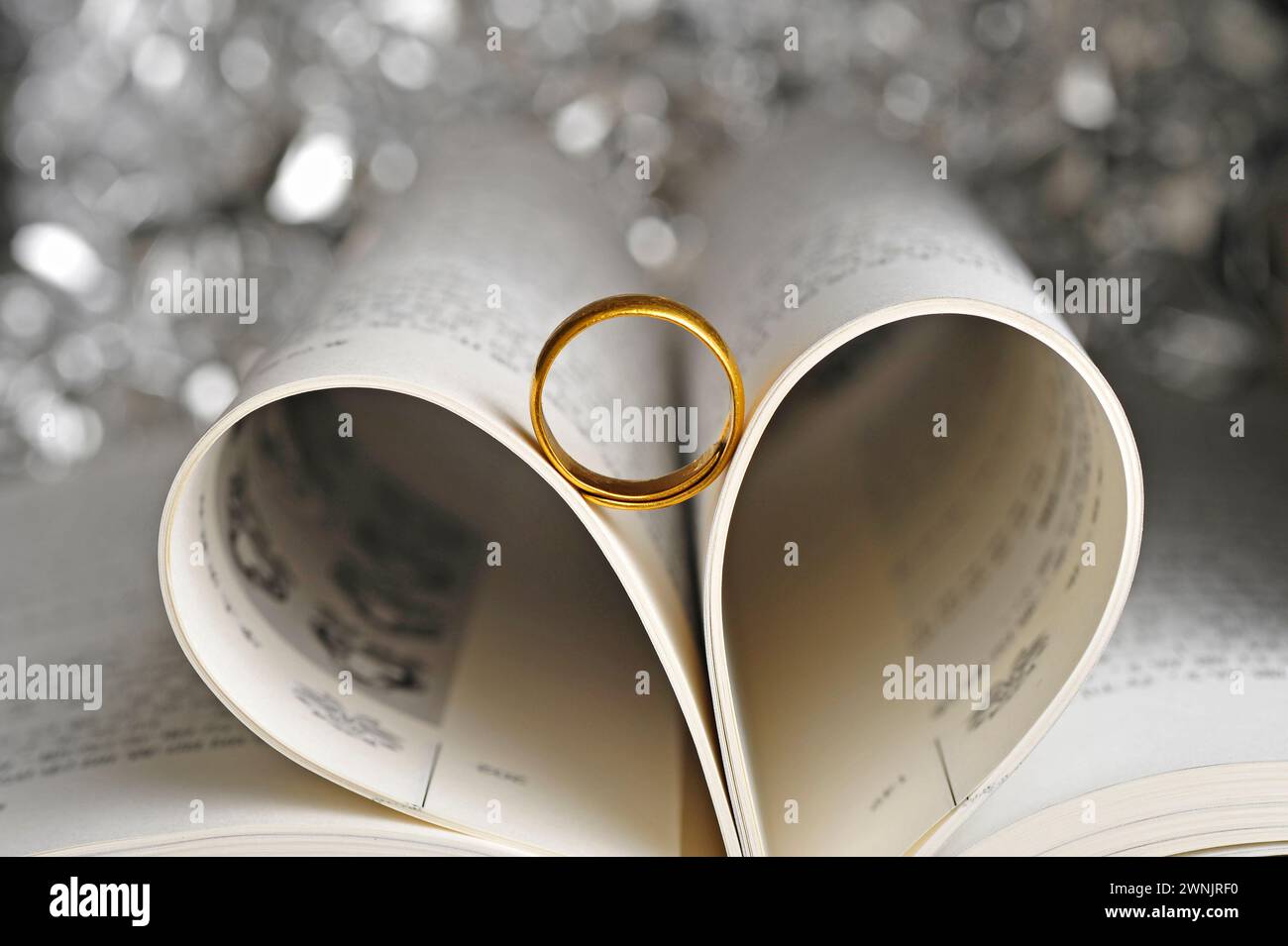 Open book shows text hi-res stock photography and images - Alamy