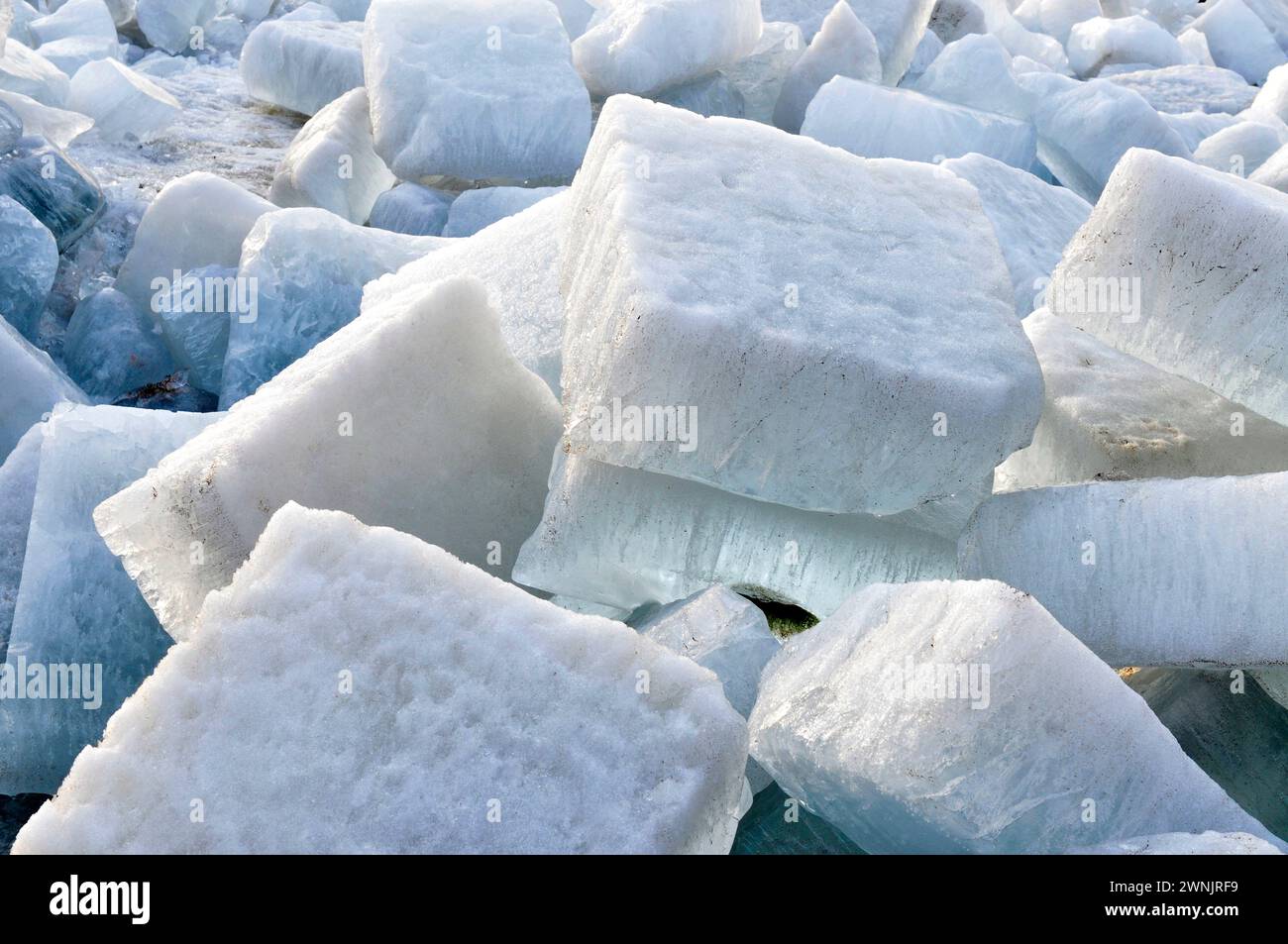 Ice piled up hi-res stock photography and images - Alamy