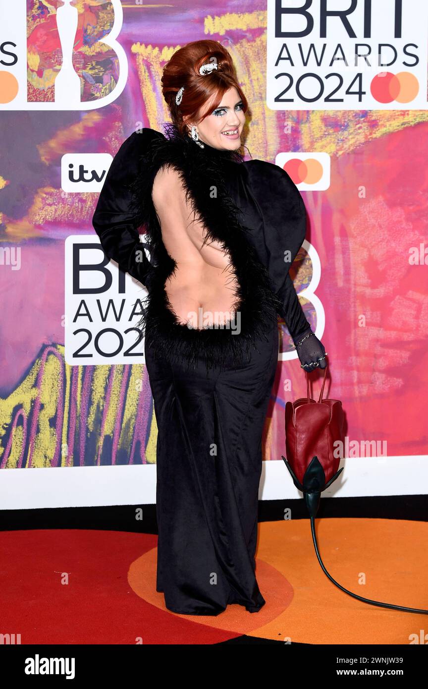 CMAT bei der Verleihung der 44. BRIT Awards 2023 in der O2 Arena ...