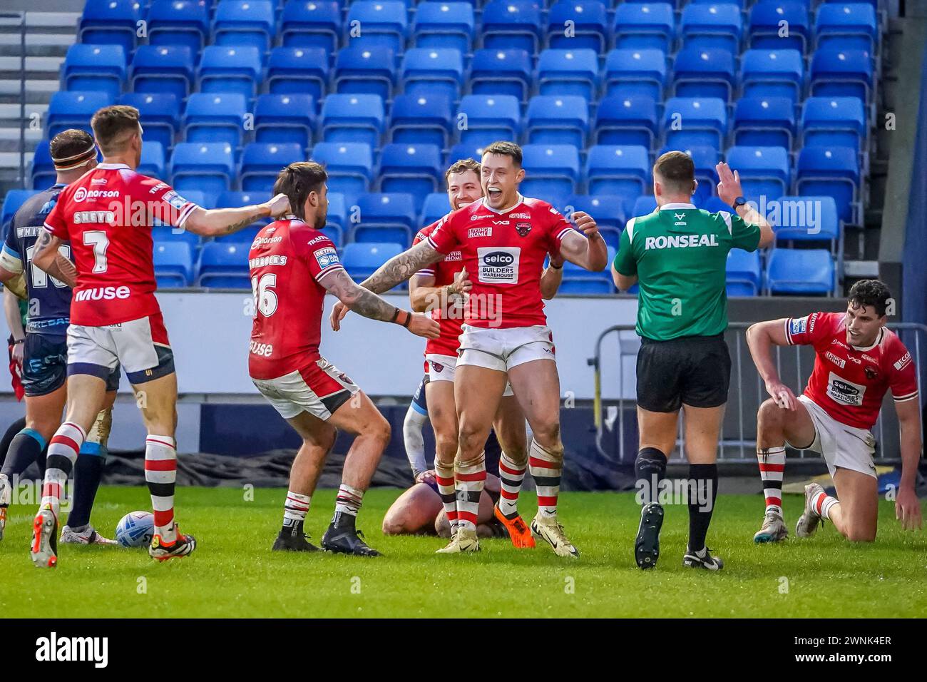Deon cross hi-res stock photography and images - Alamy