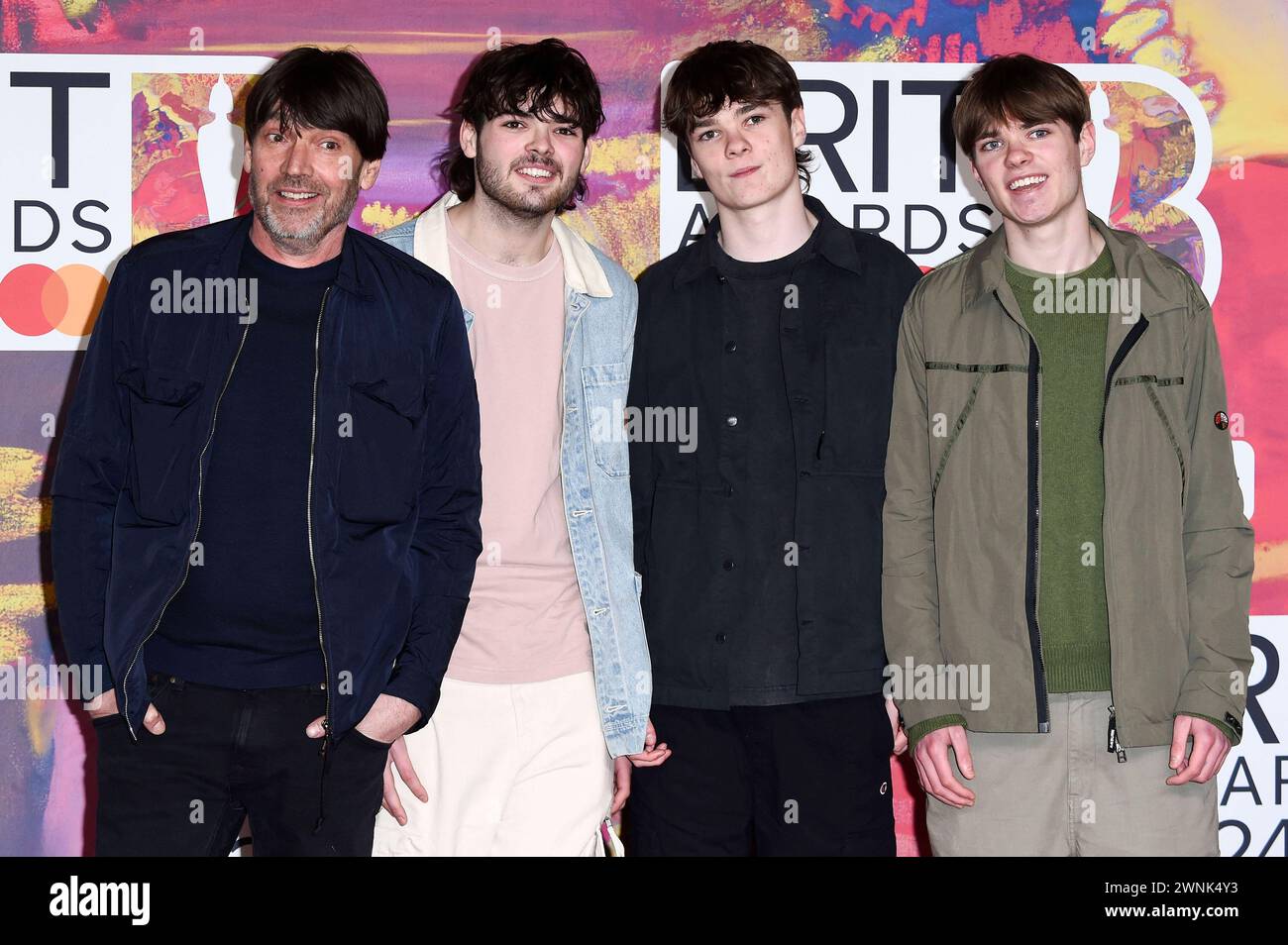 Alex James mit Söhnen Geronimo James, Artemis James und Galileo James ...