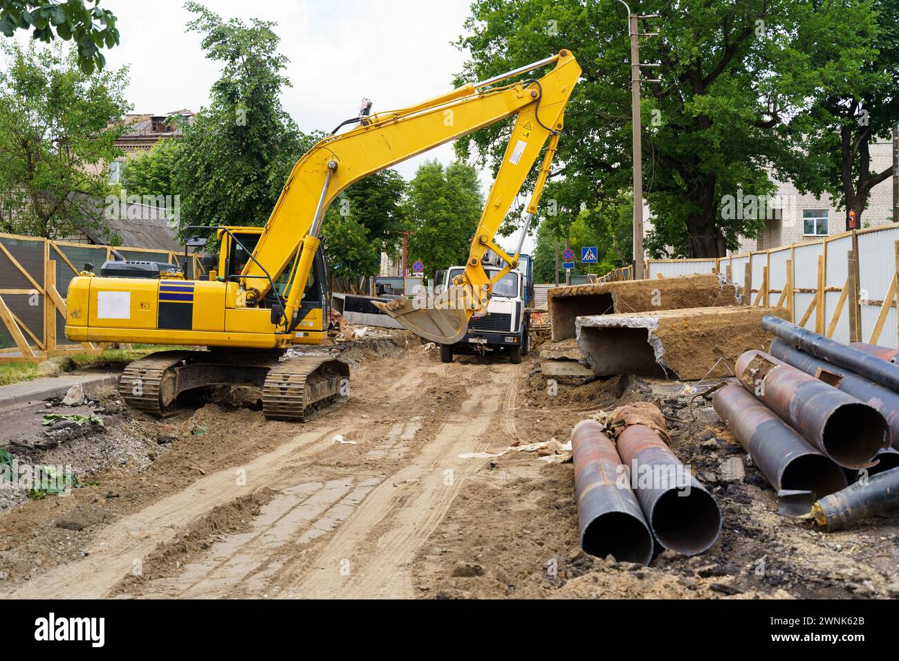 Bustling construction hi-res stock photography and images - Alamy