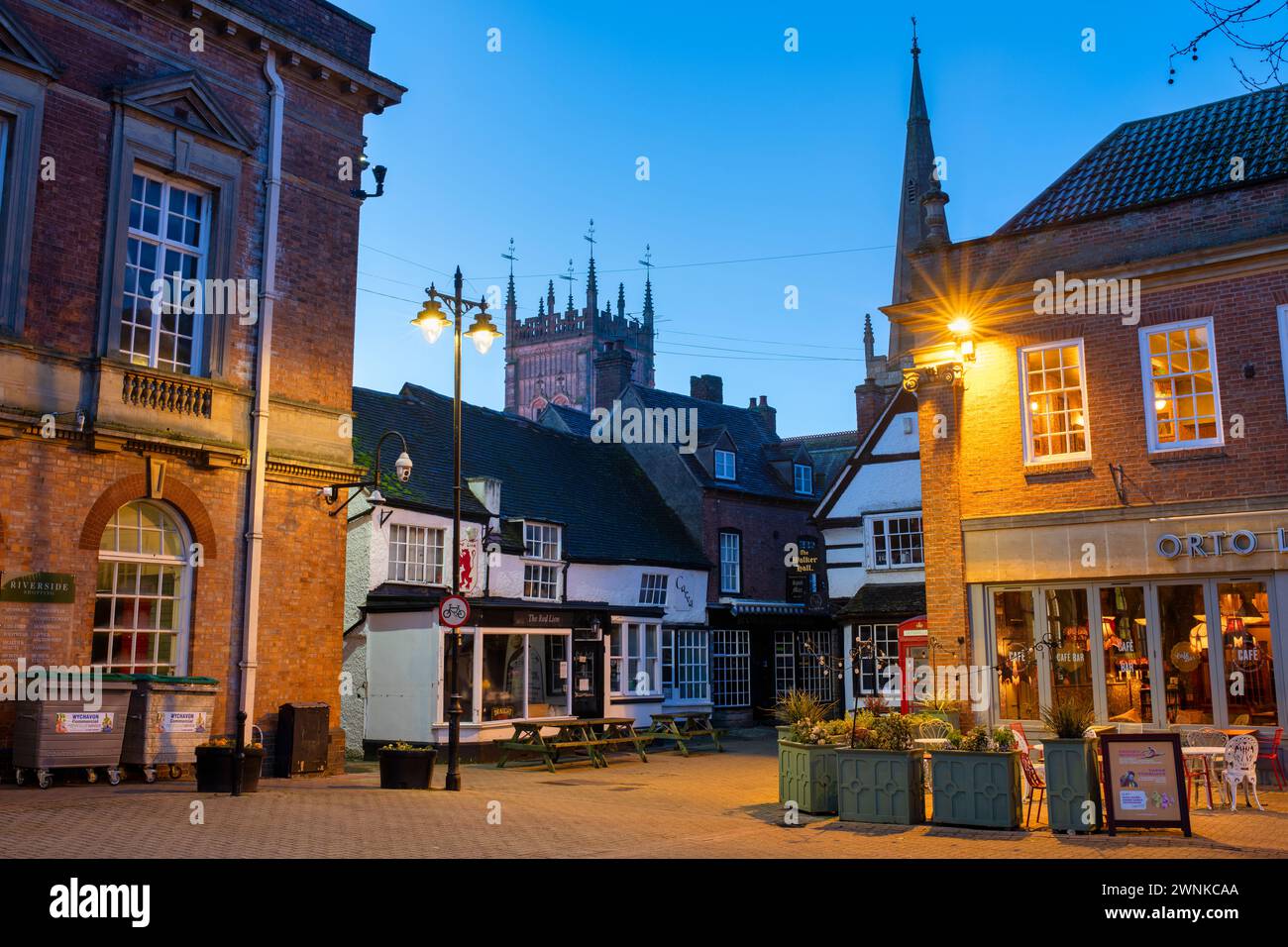 English church spire and town square hi-res stock photography and ...