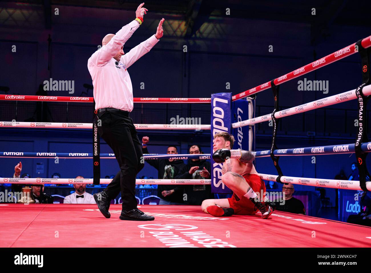 Andrei Dascalu vs Joe Jackson-Brown - Super-middleweight bout during ...