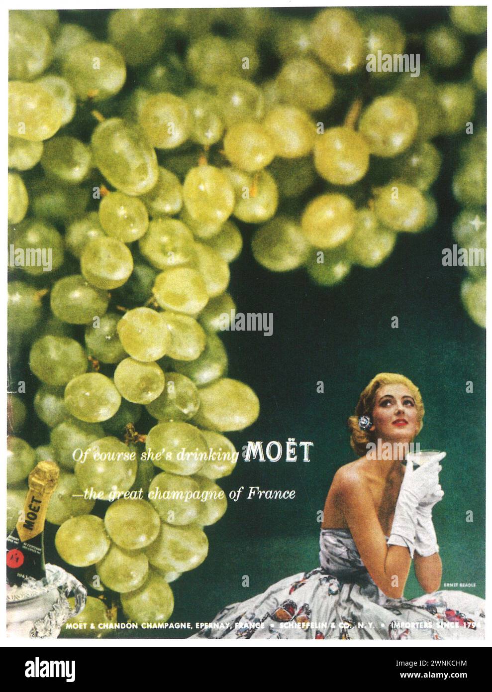 Champagne advertisements hi-res stock photography and images - Alamy