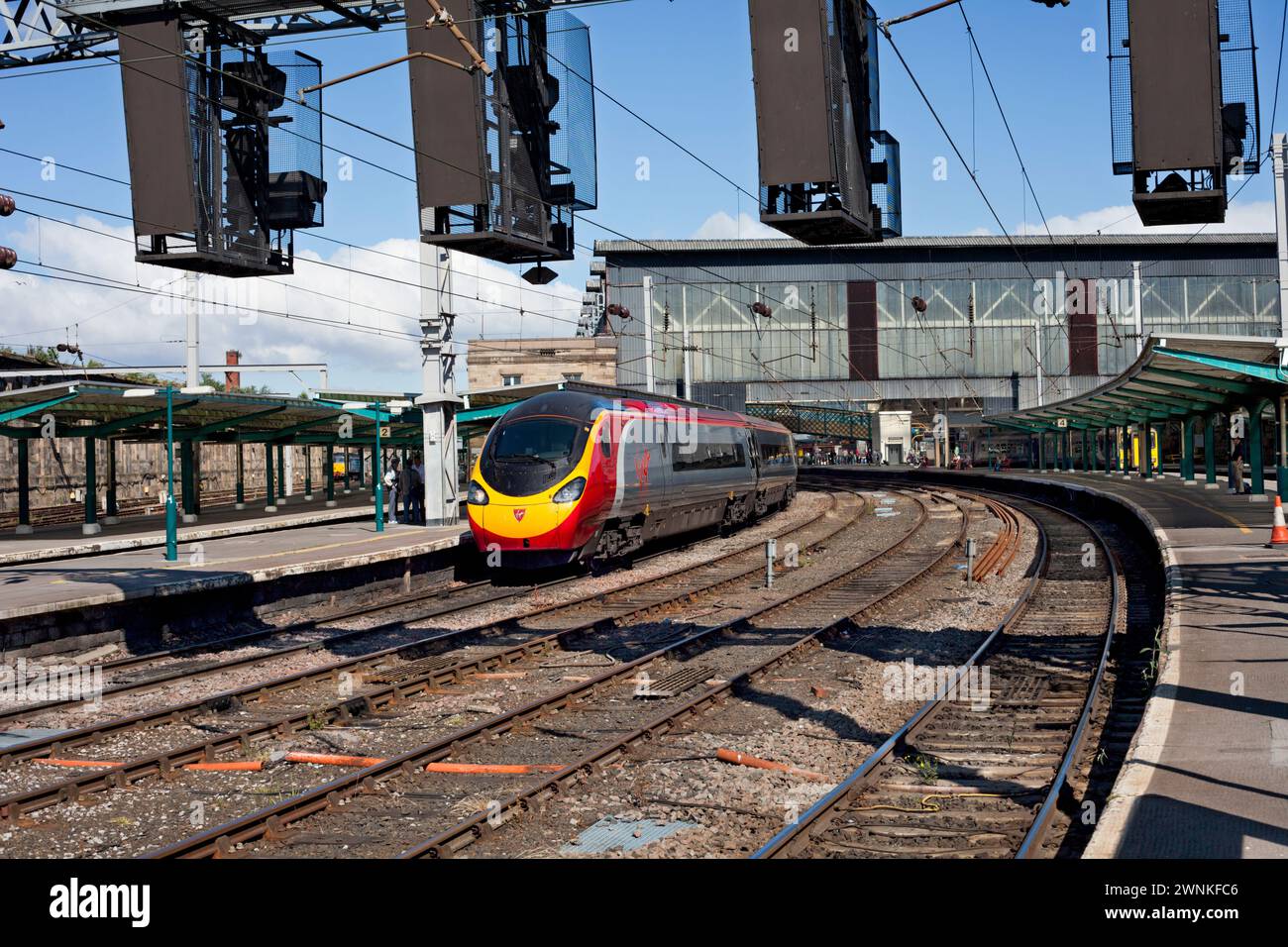 Virgin trains class 390 Pendolino train 3900409 at Carlisle railway ...