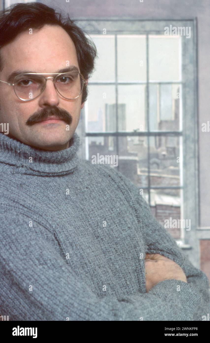 Trompe L'Oiel artist Richard Haas stands in front of one of his ...